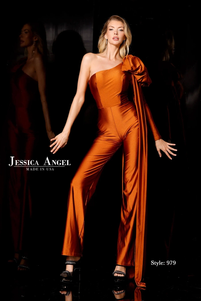 Jessica Angel - 979 | Glitz & Gowns