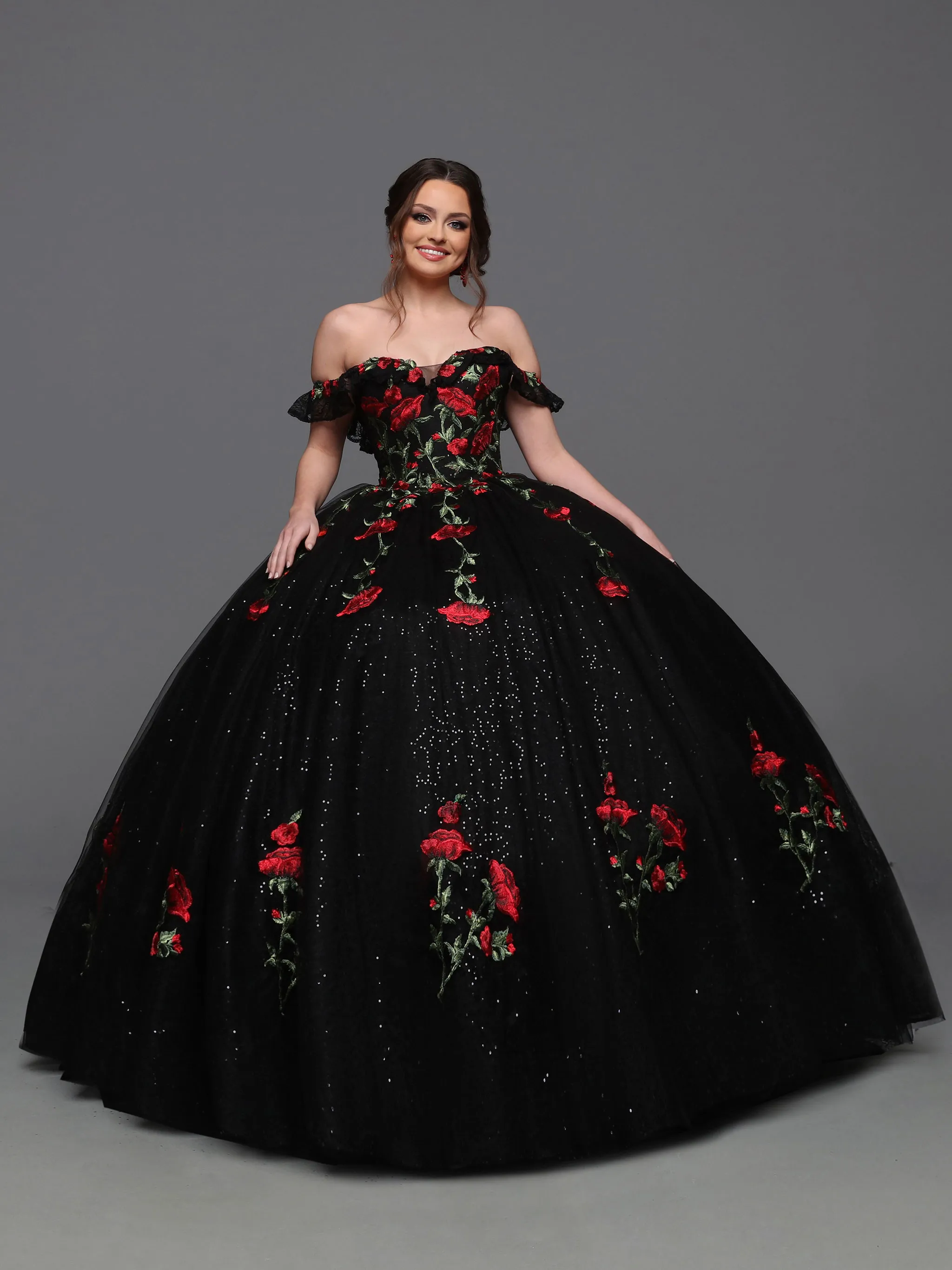 Q by DaVinci Fall 2023 Quinceanera Dresses | Elegant Couture