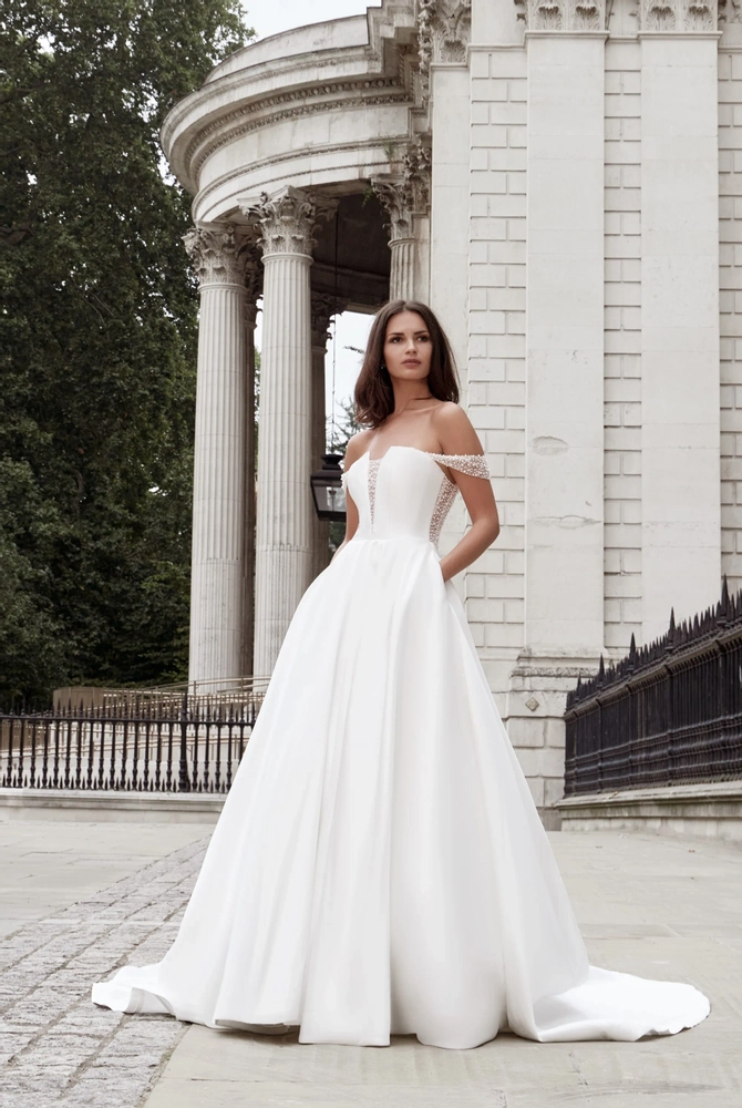 Dando London - Kate Moss | Hugo & Elliot Bridal