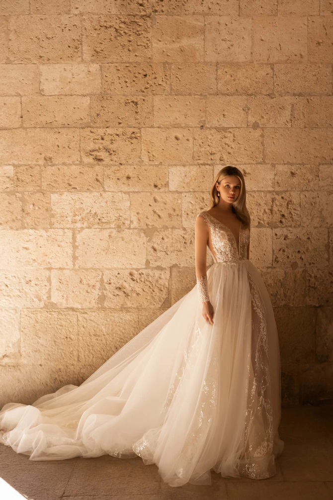Eva Lendel - Cosmo | Town and Country Bridal