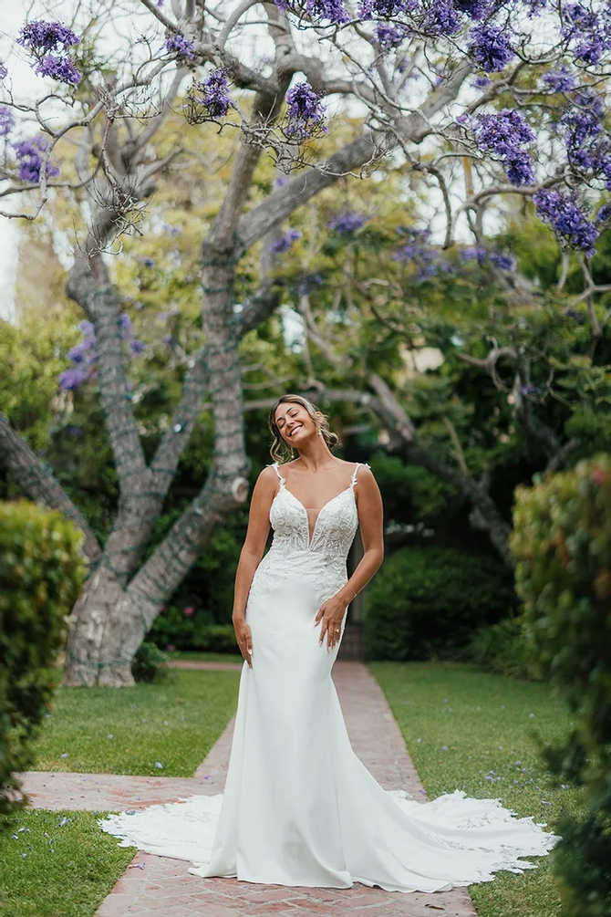 Essense of Australia - D3930 | White Lace and Promises