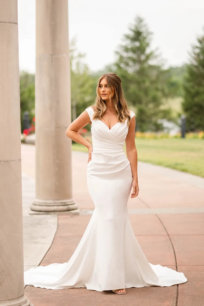 Essense of Australia - D3986 | White Wisteria Bridal Boutique