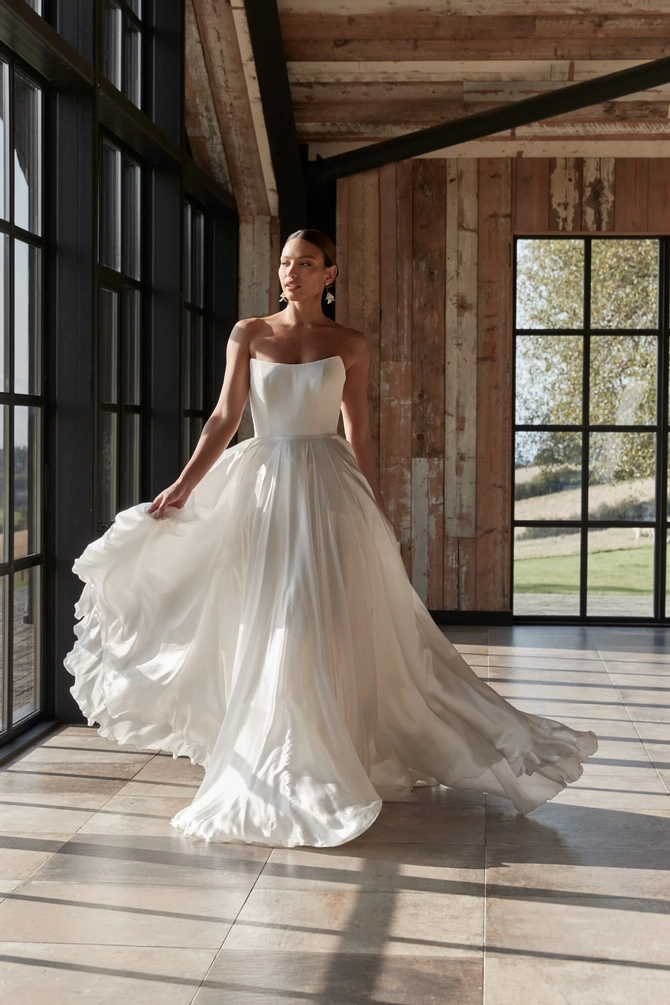 Sassi Holford | Wander Atelier - Isla | Wander Atelier