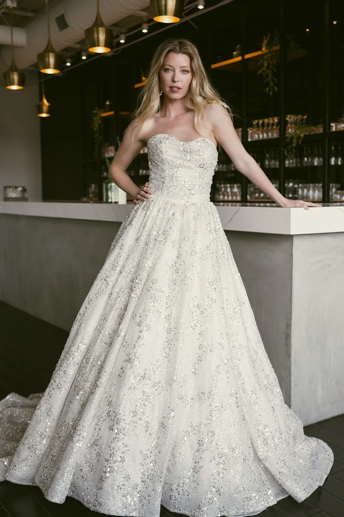 Essense of Australia - D4057 | White Wisteria Bridal Boutique