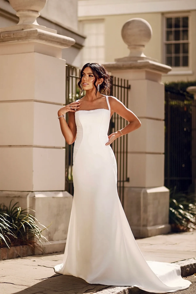 Essense of Australia - D4101 | White Dress Off the Rack