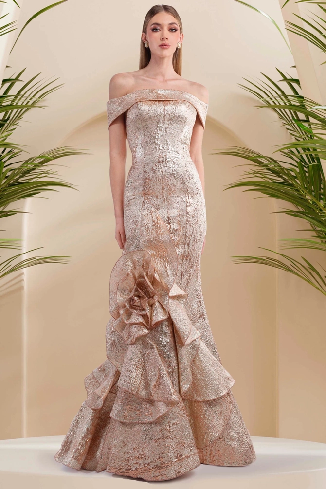 Janique - 24983 | Brides by the Falls