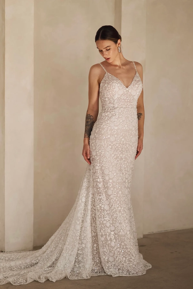 Martina Liana - 1780 | White Lace and Promises