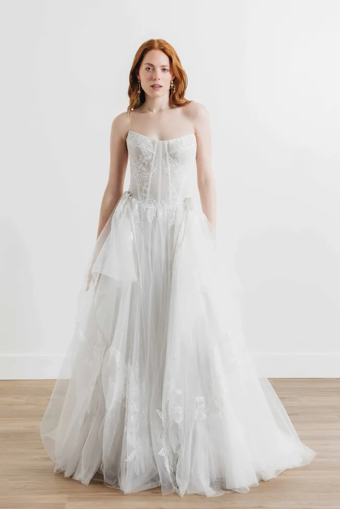 Willowby | The White Gown - Mitra | The White Gown