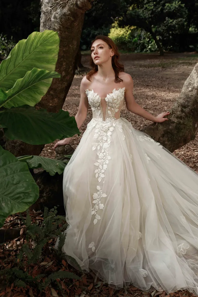 Chic Nostalgia | Paris House of Bridal - Shayla | Paris House of Bridal