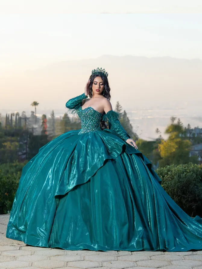 LIZLÚO QUINCE | Minerva's Bridal - 26097 | Minerva’s Bridal Orlando