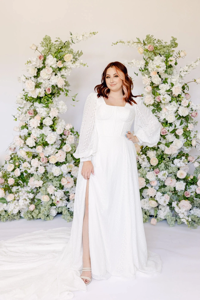 White Rose - Hayley Mod | Desert Rose Bride