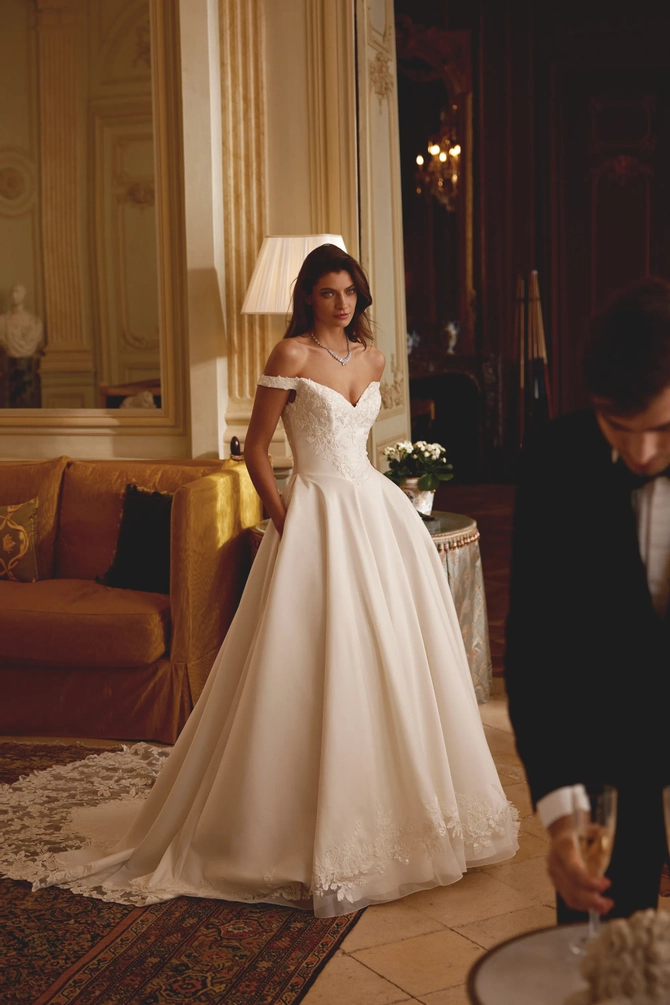 Justin Alexander - Jersey | White House Bridal