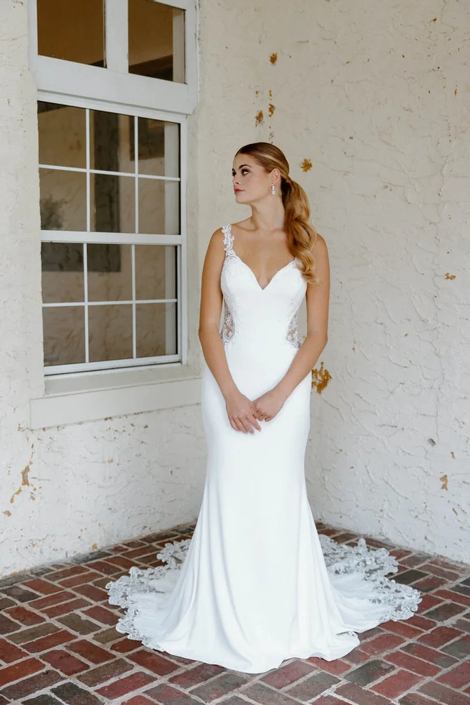 Flores by Angel Rivera | Angel Rivera Bridal Atelier - Hibiscus | Angel ...
