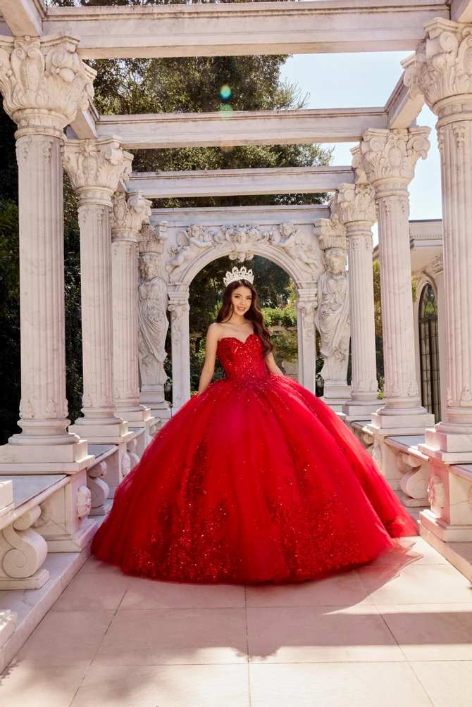 Sophia Thomas - Q202 | Twilight Prom & Pageant