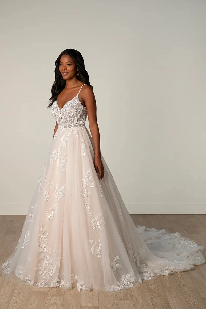 Stella York - 8017 | Sorelle Bridal