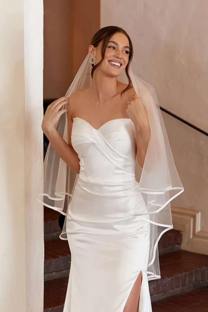 Essense of Australia - D4034 | White Lace and Promises