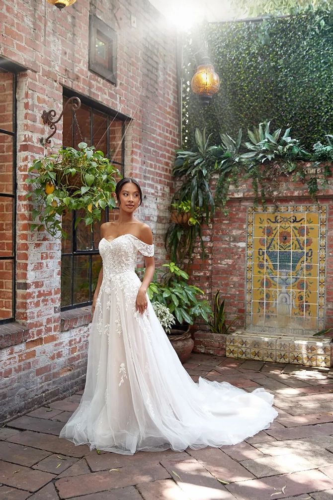 Essense of Australia - D4098 | White Wisteria Bridal Boutique