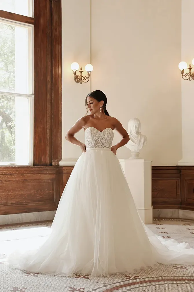 Essense of Australia | Betsy Robinson's Bridal Collection - D4133 ...