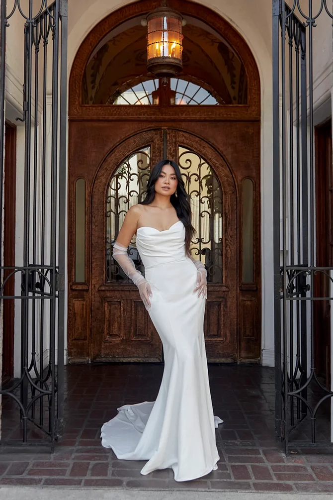 Essense of Australia - D4193 | White Wisteria Bridal Boutique