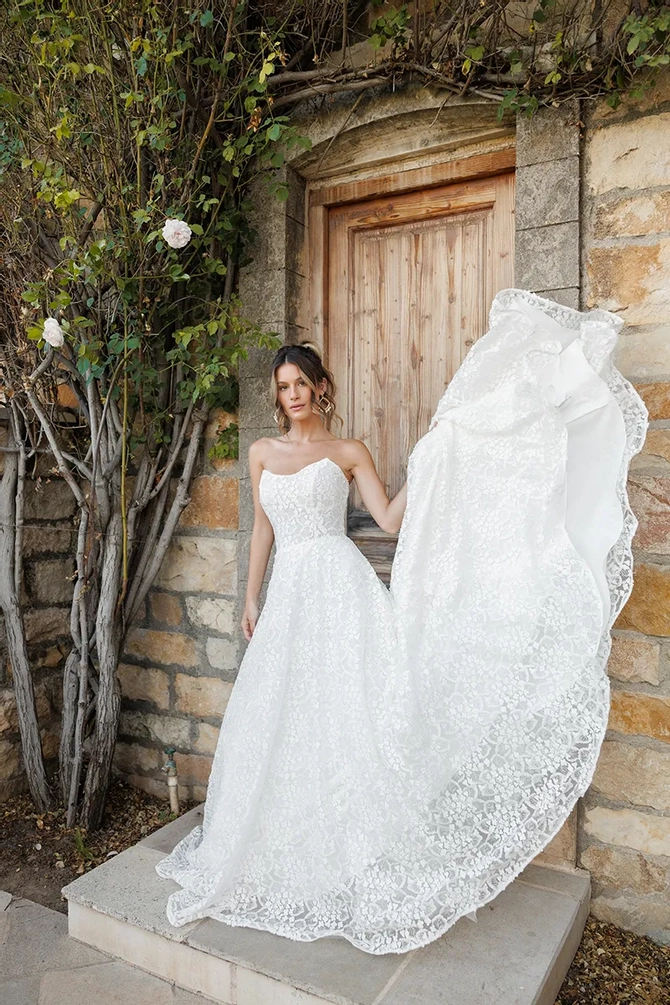 Essense of Australia - D4196 | White Wisteria Bridal Boutique