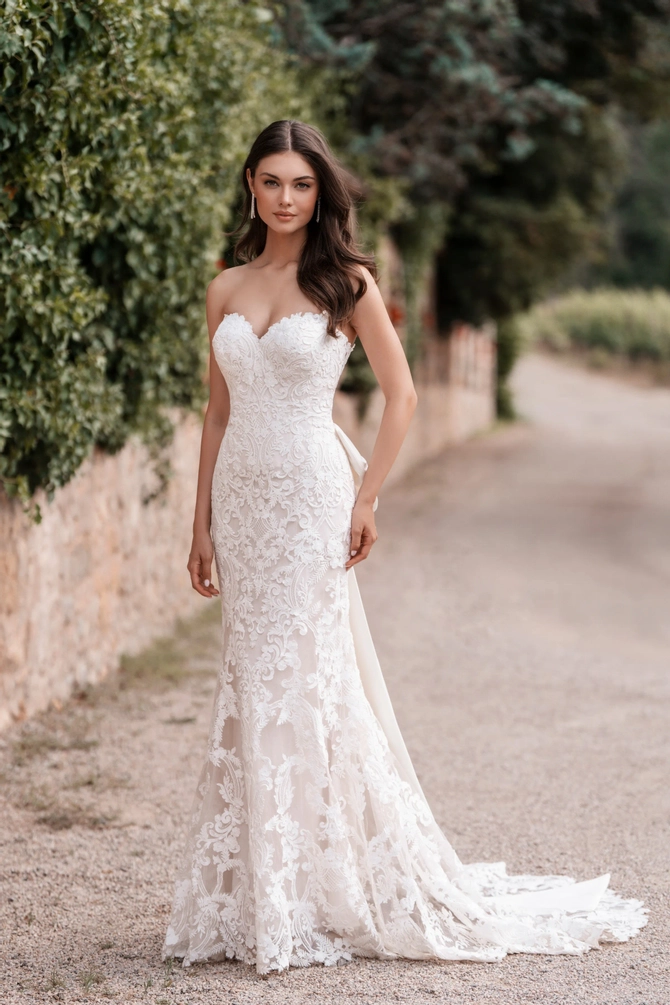 Allure - A1304 | Country Bride and Gent