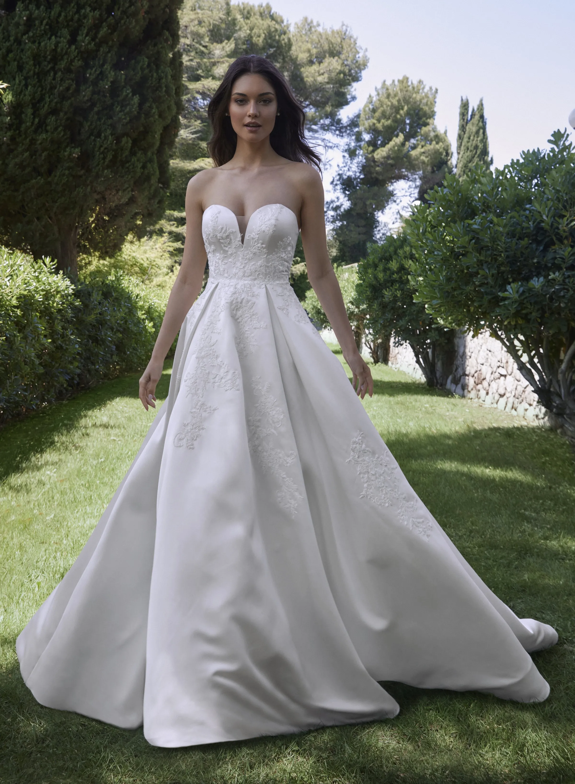 Timeless Romance | Kelly Faetanini