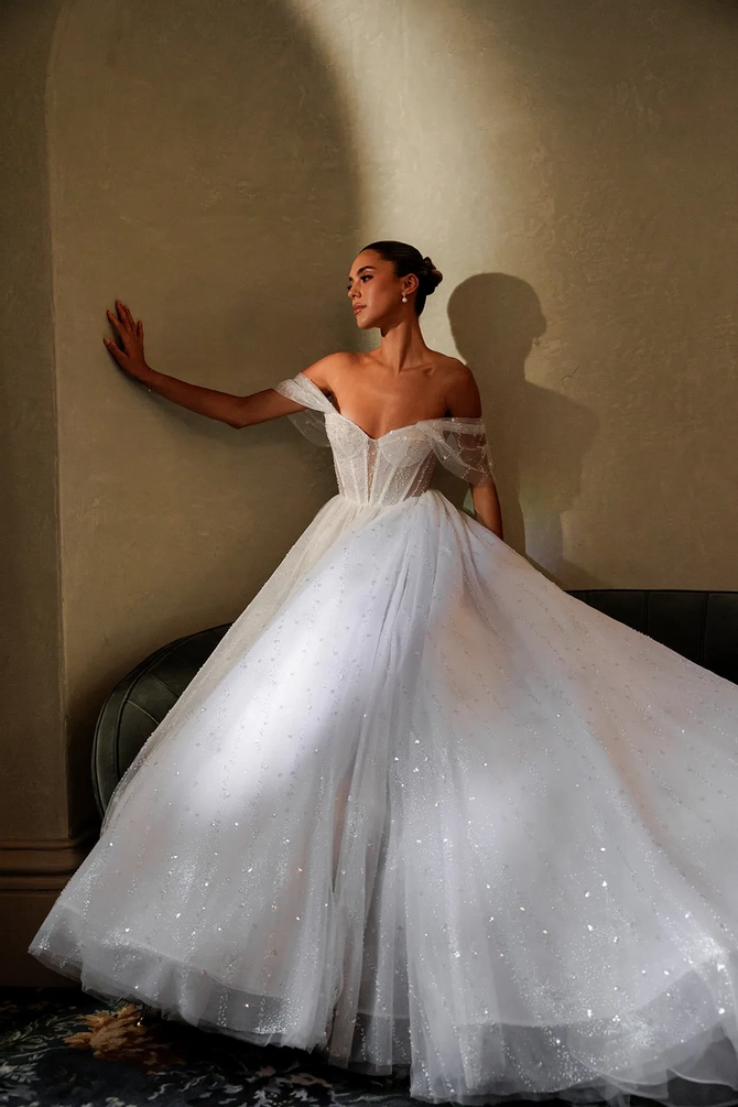 Lé Lee Studio - Liselle | The Bridal Room