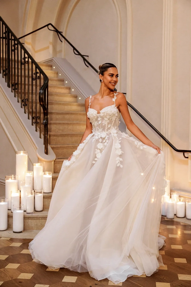 Lé Lee Studio - Nora | The Bridal Room