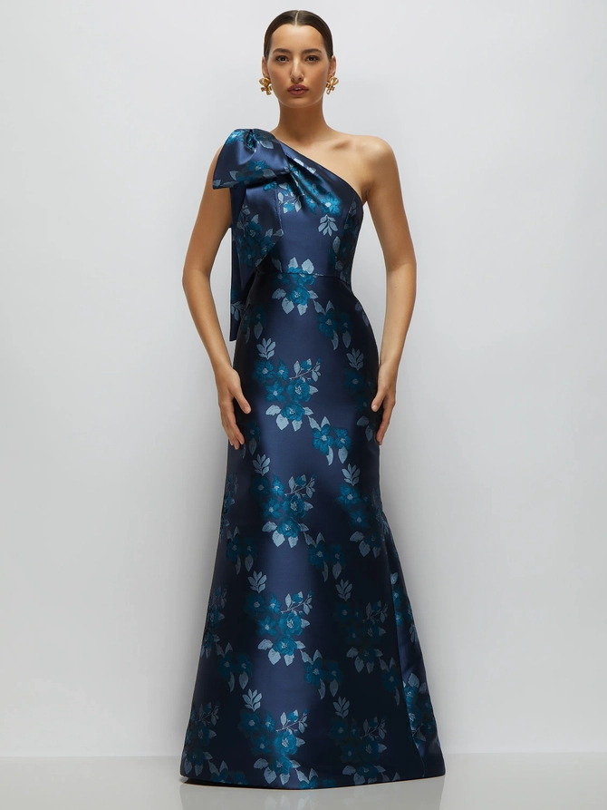 Alfred Sung - D879 | Yris Bridal Design Studio