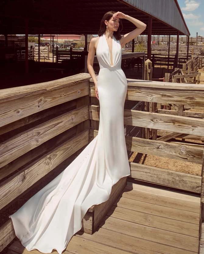 La Perle - LP2504 | White Lace and Promises