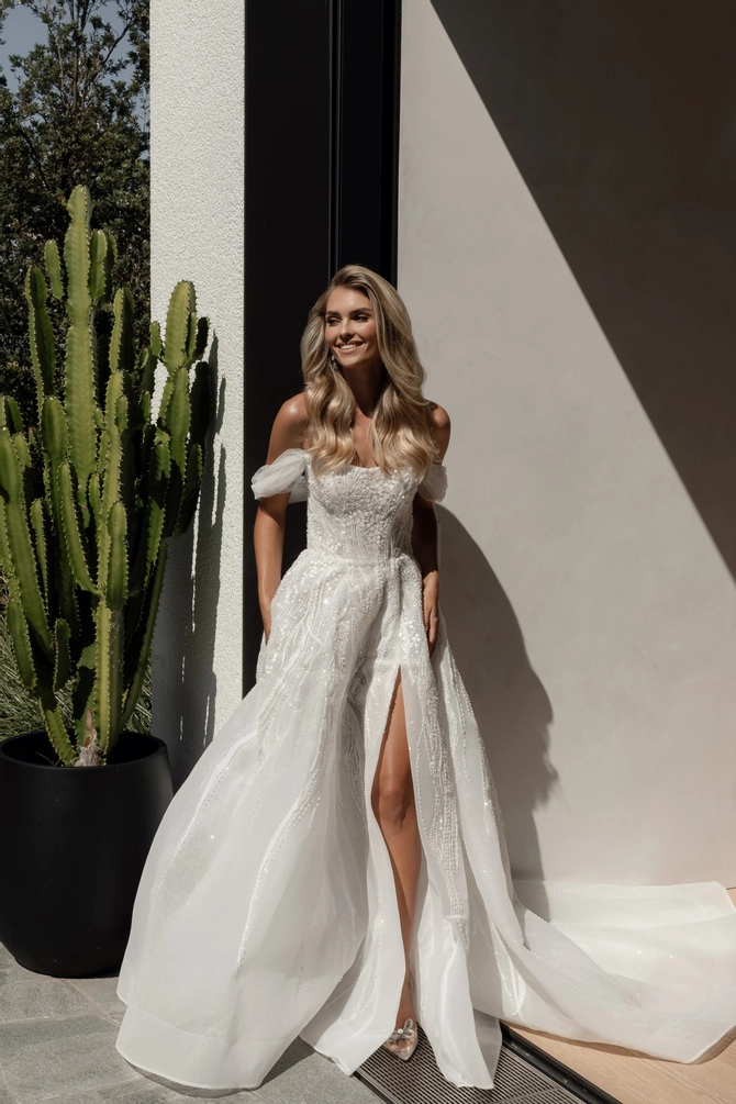 La Premiere - LPCTH23203 | JJ Kelly Bridal