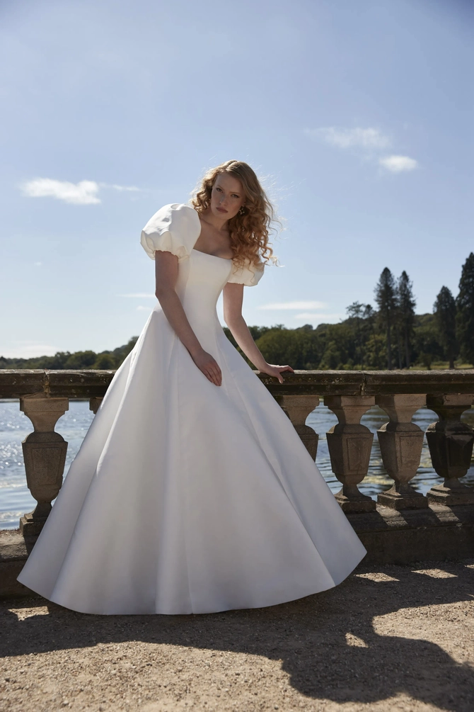 Sassi Holford - Lily | The White Gown