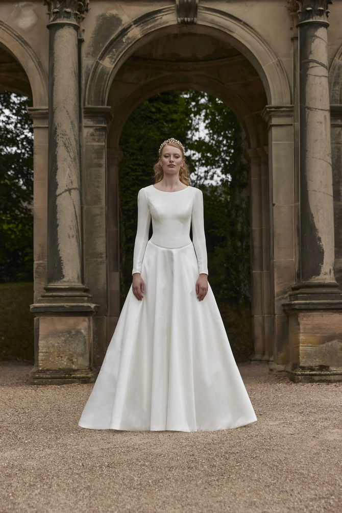 Sassi Holford - Rhia | The White Gown