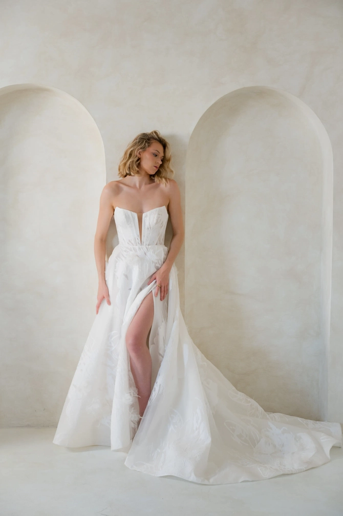 Colby John - R2502 | White Closet Bridal