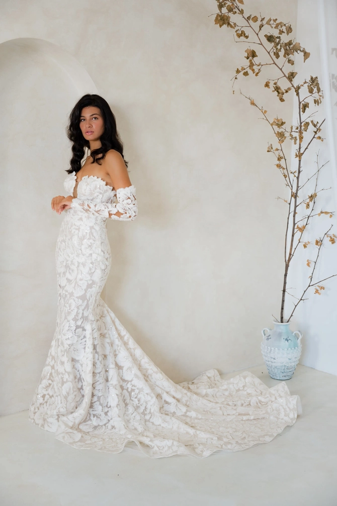 Colby John - R2507 | White Closet Bridal