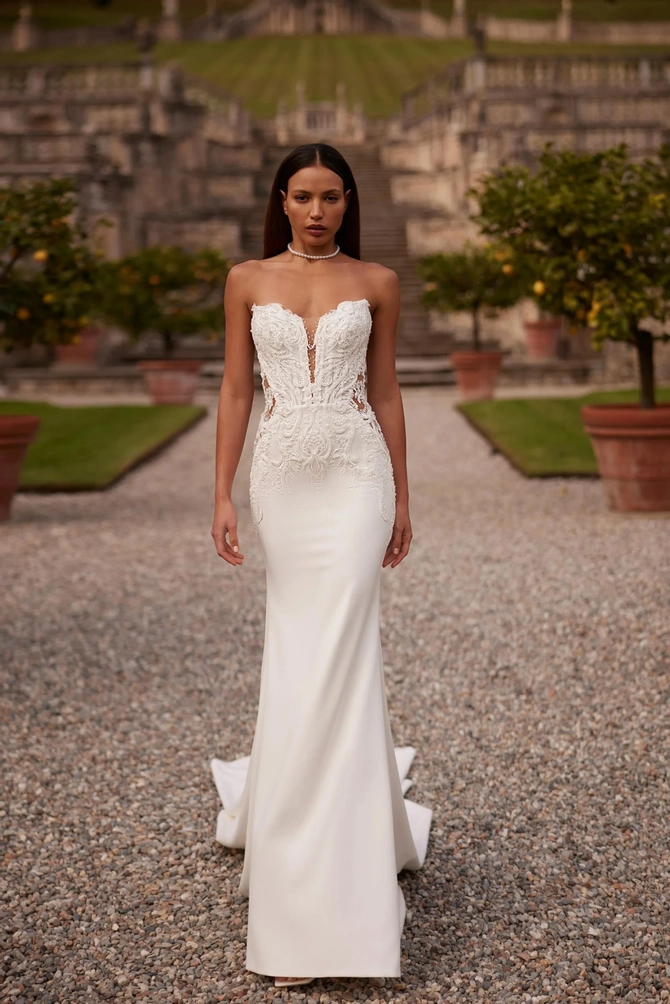 Private Collection - 3429 | Henri's