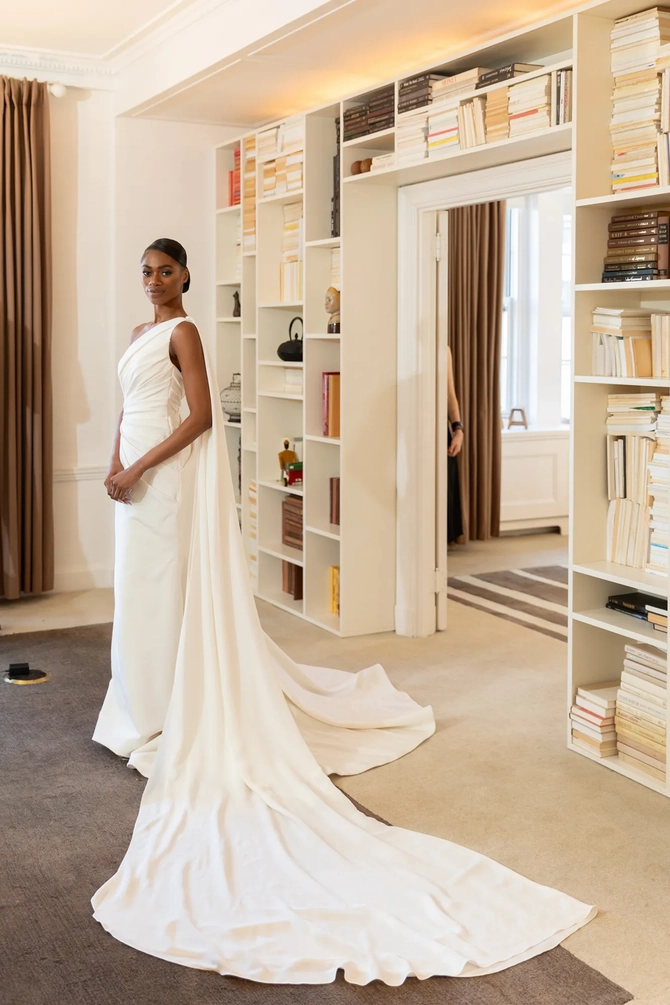 Romona Keveza - RK2527 | The Gown Gallery