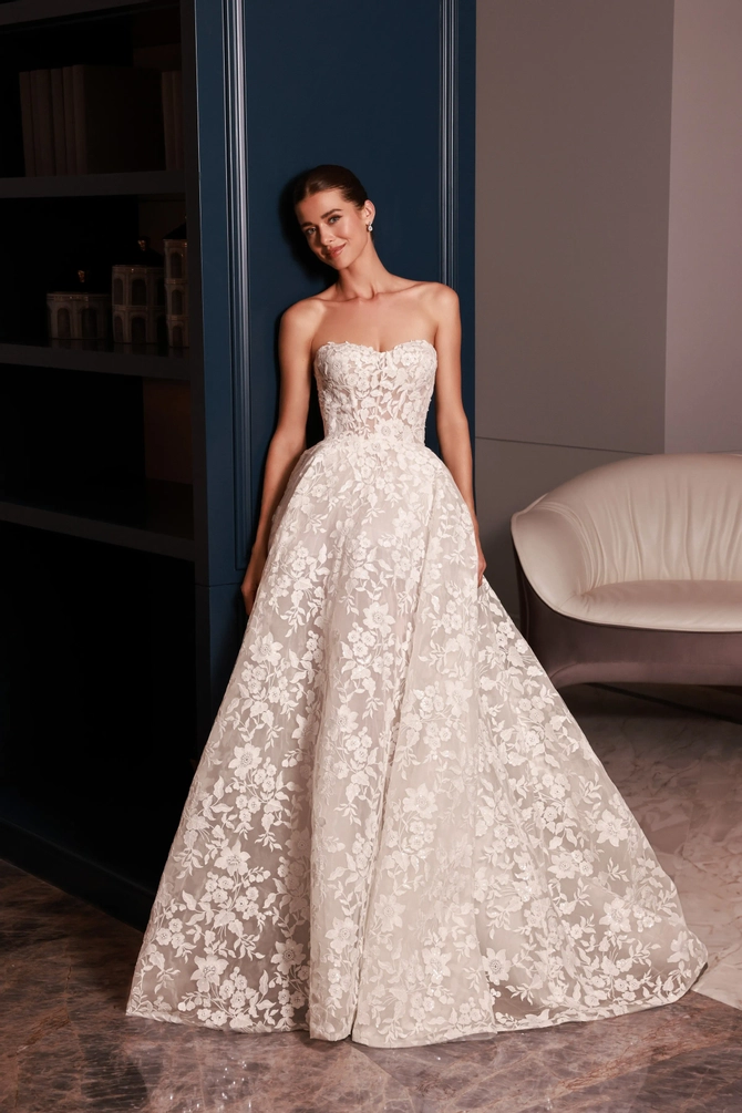 Dany Tabet | The Poinsett Bride - Bethal | The Poinsett Bride