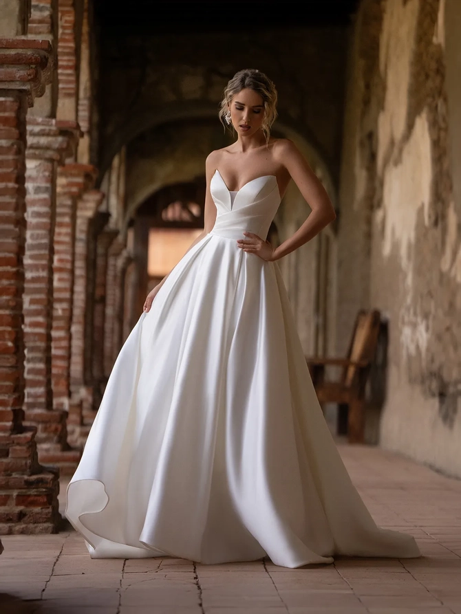 Moonlight Bridal - T171 | Alan Evans