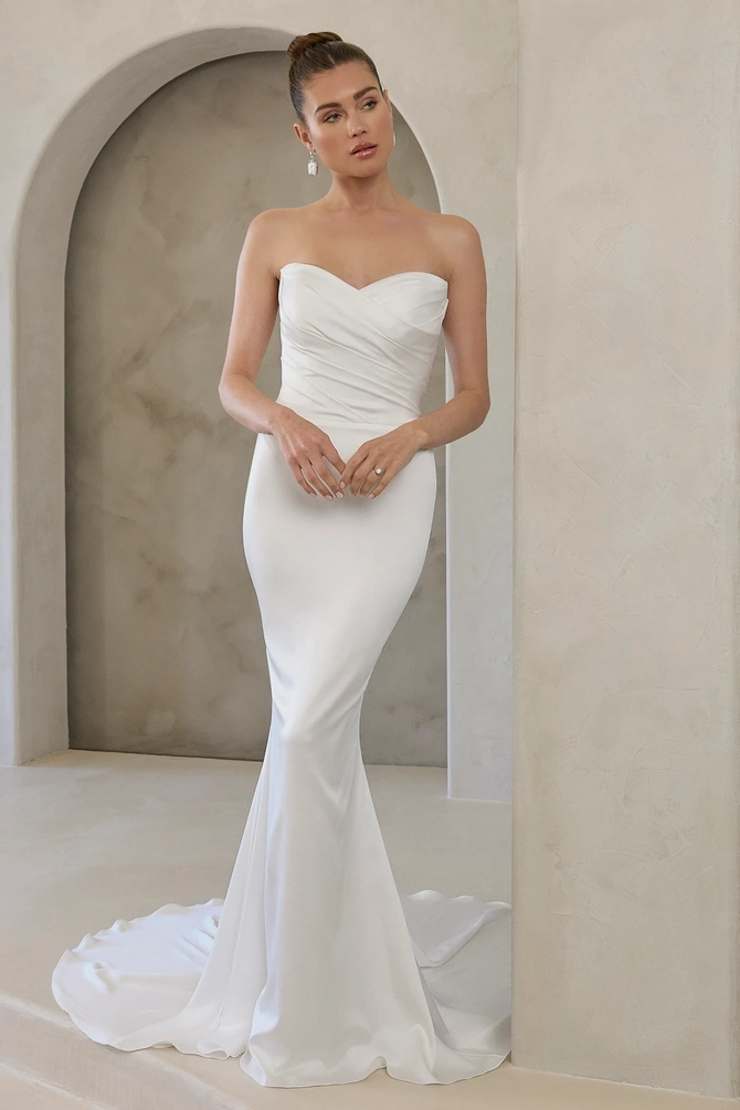 Le Blanc by Casablanca - LE160 | Bridal Elegance Studio
