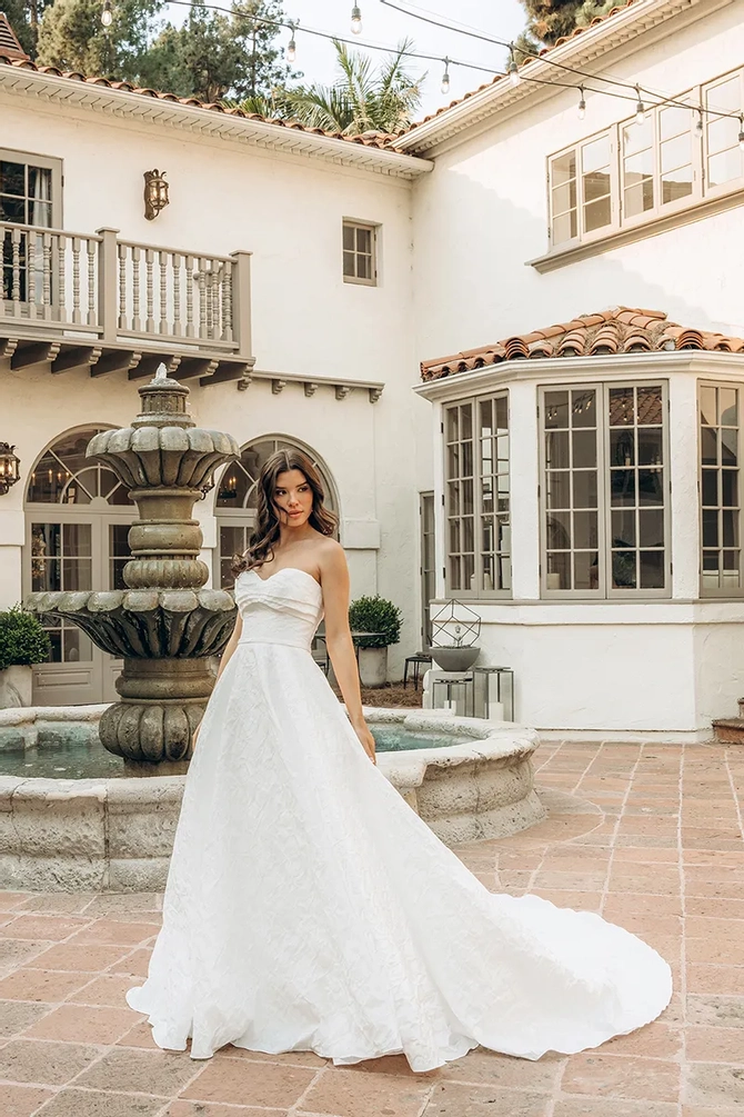 Stella York - 8059 | Olive & Grace Bridal