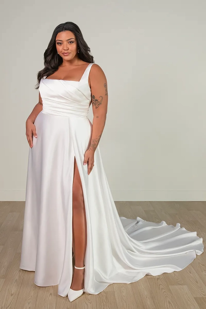 Everybody Every Bride by Stella York | De La Rosa's Bridal & Tuxedo ...