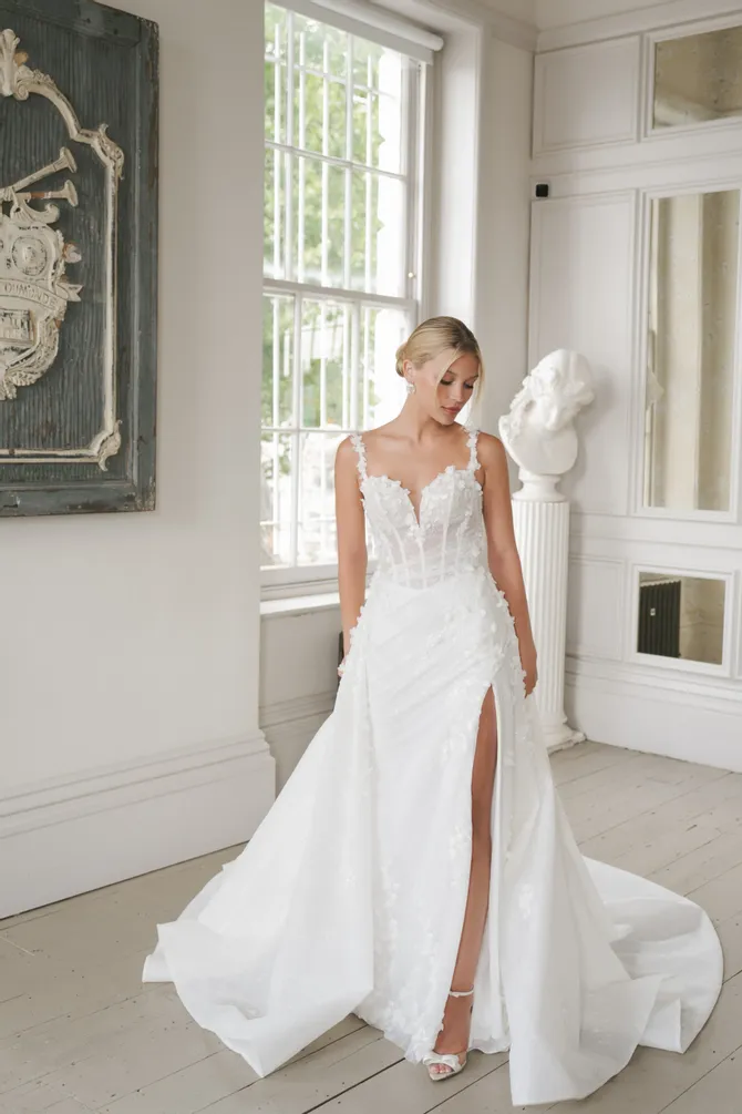 La Premiere White - LPW20004 | XO Bridals