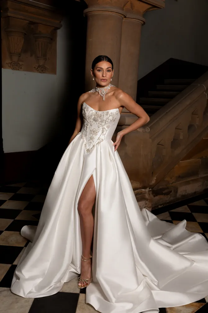 La Premiere - LPC10019 | Weddings by Debbie