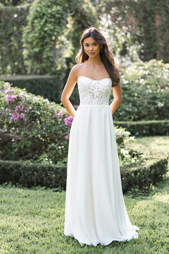 Allure Romance - R3853 | XO Bridals