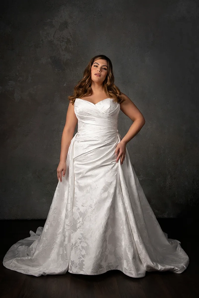 Essense of Australia Plus Size - D4300 | The Bridal Room