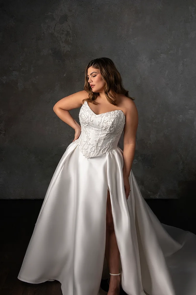 Essense of Australia Plus Size - D4332 | The Bridal Room