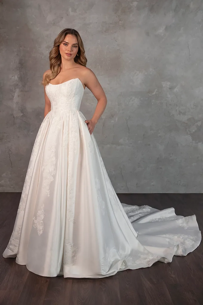 Essense of Australia - D4265 | White Lace and Promises