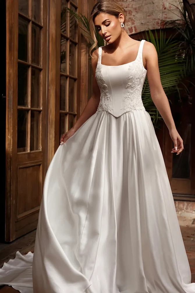 Essense of Australia - D4290 | White Wisteria Bridal Boutique