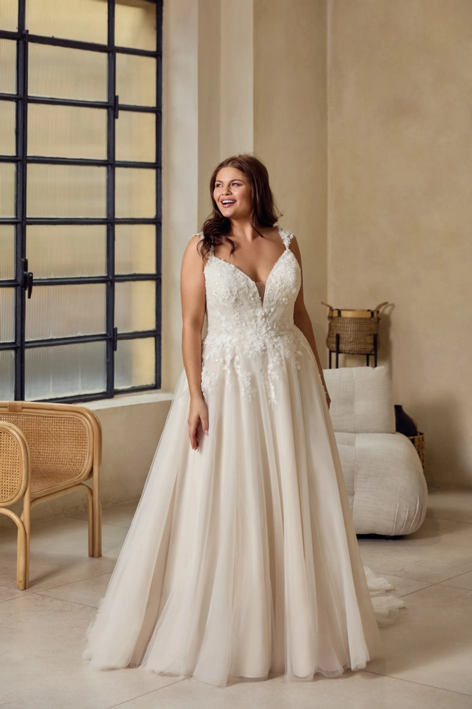 Eddy K Curvy - Lilah | Olive & Grace Bridal